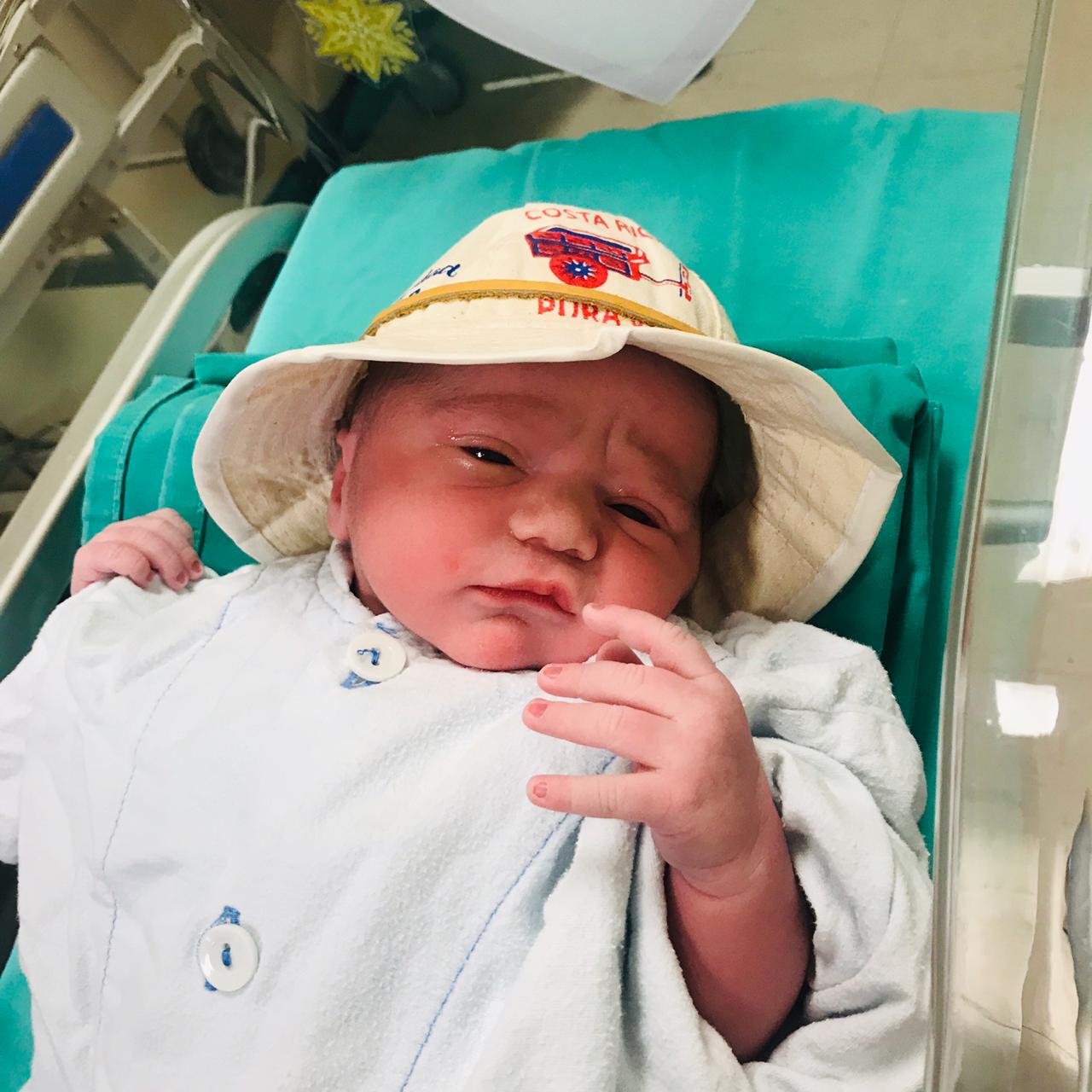 Hospital de Liberia regala chonetes a recién nacidos para conmemorar ...