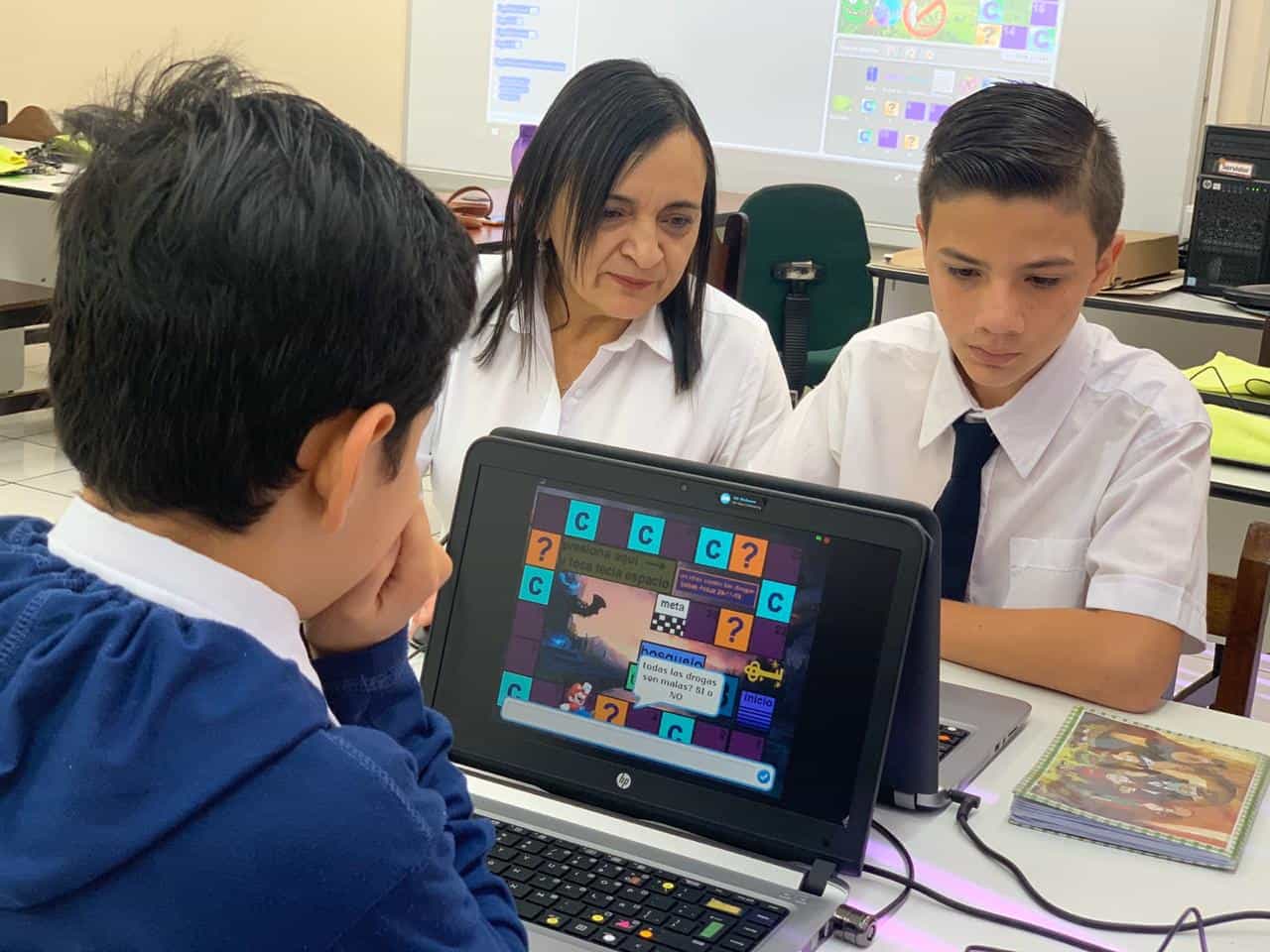 Docentes miden sus competencias para implementar tecnología digital en ...