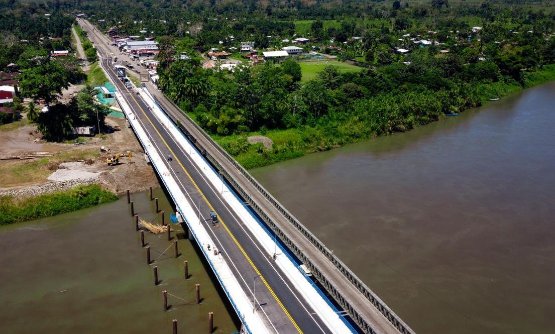 Inauguran puente de $25 millones sobre río Sixaola - aDiarioCR.com ...
