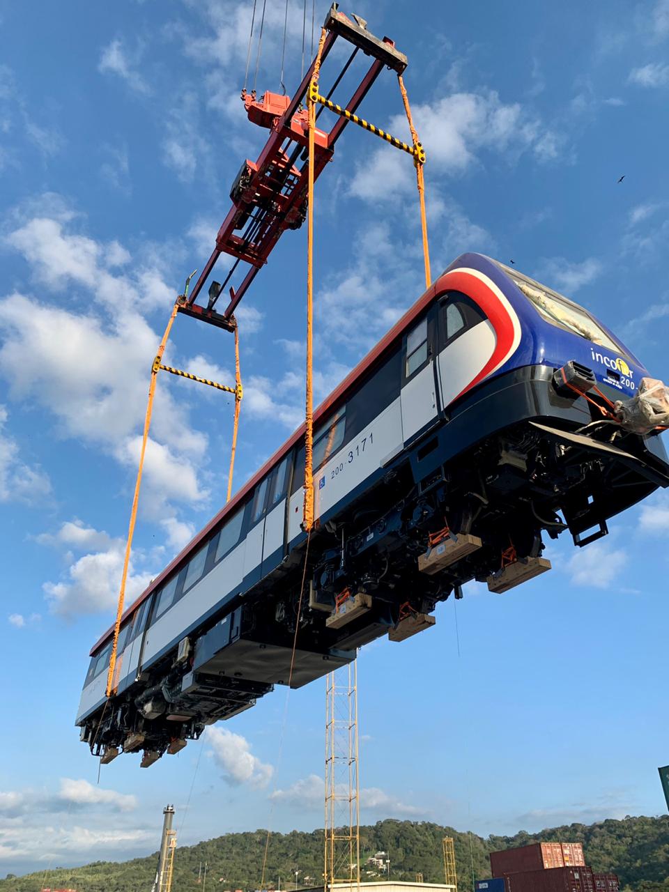Puerto Caldera recibirá este lunes segundo lote de nuevos trenes de ...